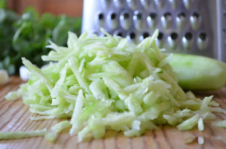 Tzatziki sos - ukusno i lagano jelo. Kako pripremiti. - Uspešna žena